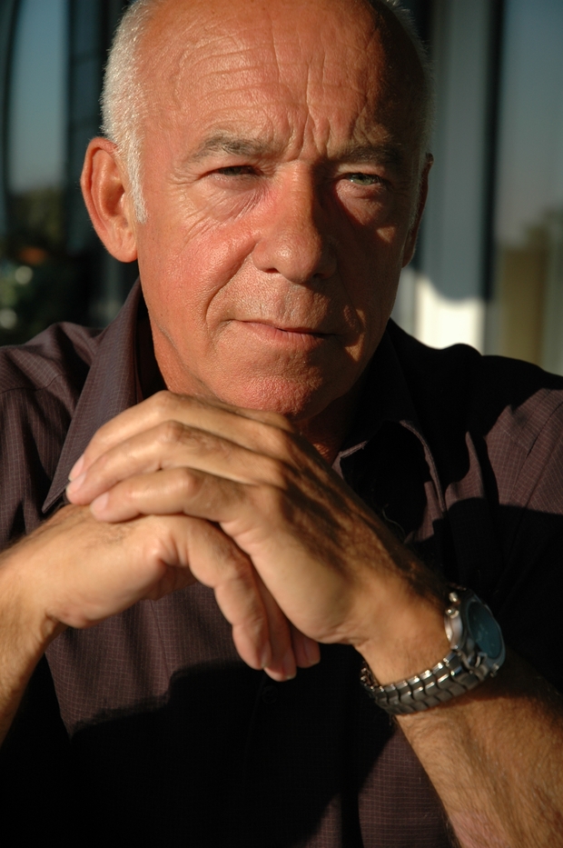 John Vermeulen (Author of Der Maler des Verborgenen)