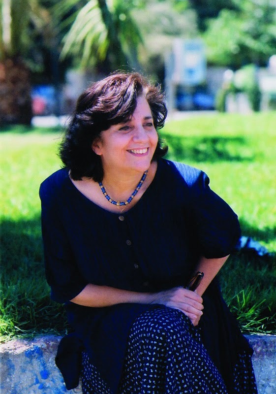 Maro Vamvounaki (Author of Οι παλιές αγάπες πάνε στον παράδεισο)