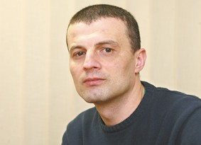 Adrian Schiop (Author of Żołnierze. Opowieść z Ferentari)