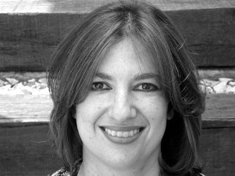 Vivian Mansour (Author of Familias Familiares)