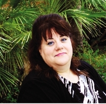 Cynthia Garner (Author of Kiss of the Vampire)