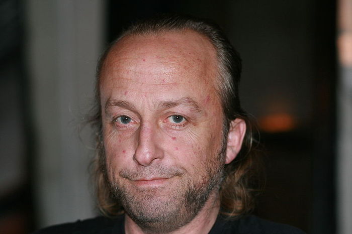 Levi Henriksen (Author of Snø vil falle over snø som har falt)