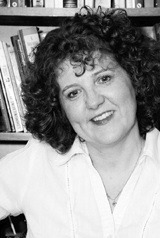 Amanda Holmes (Author of I Know Where I Am When I'm Falling)