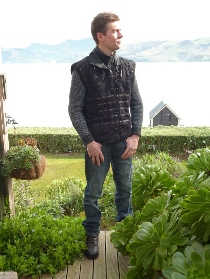 Daniel Williamson (Author of When Two Worlds Collide)