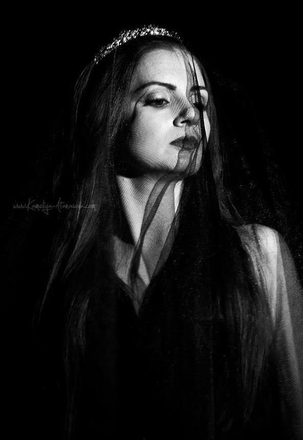 Lady Pol The Beloved ( of Мечове в града)