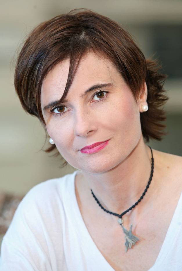 Eliane Brum (Author of A Vida Que Ninguém Vê)