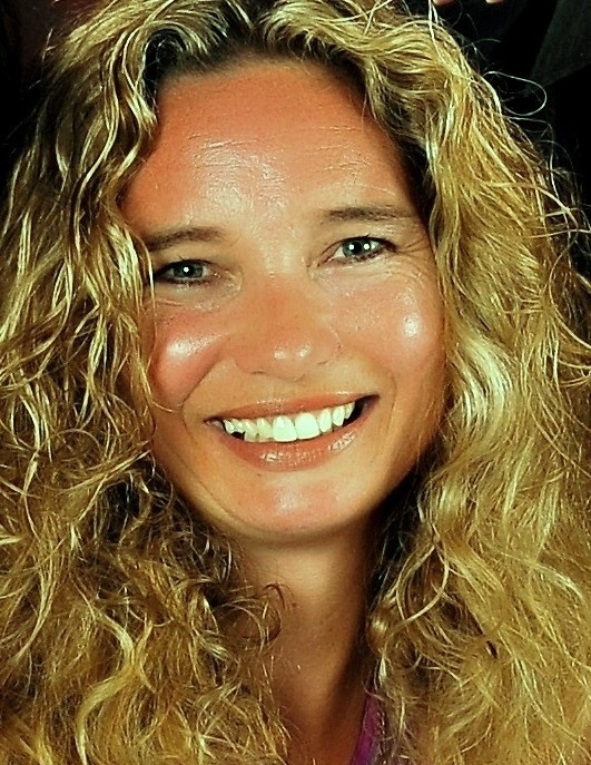 Andrea Domanski (Author of Crossfire)