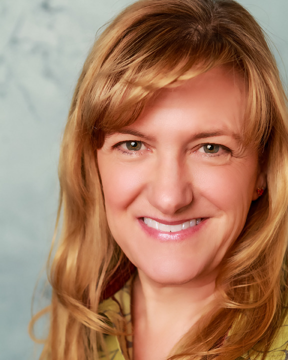 Violet Vaughn (Author of Snow-Kissed Love)