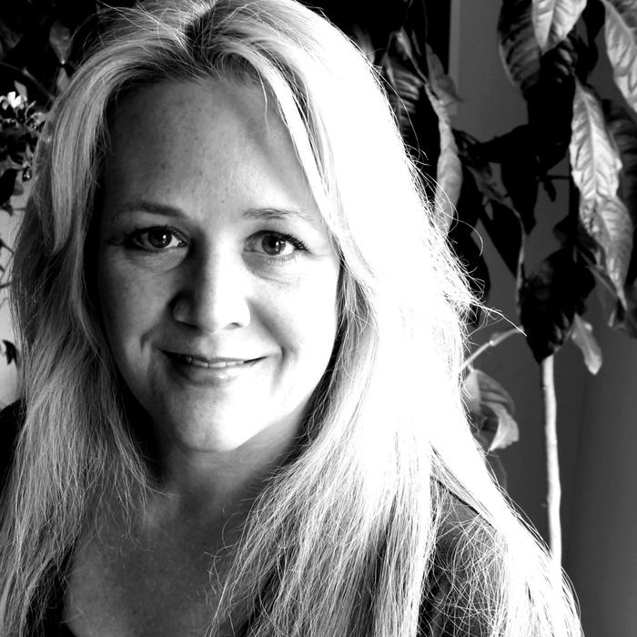 Lisa Viger (Author of Easy, Affordable Raw)