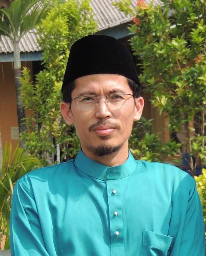 Khalif Muammar (Translator of Islam dan Sekularisme)