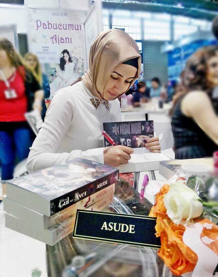 Asude (Author of Pabucumun Ajanı)