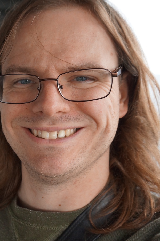 Robert Vincent (Author of Trapped in Glass)