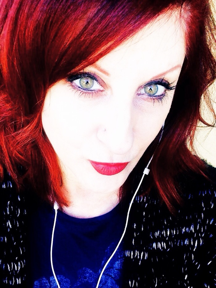 Rachel Thompson (Author of Broken Pieces)