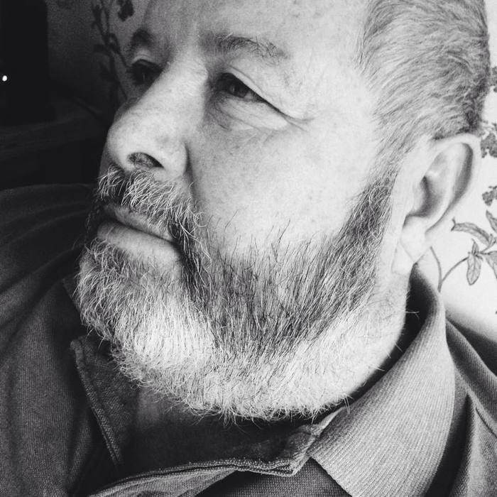 Tom Kerr (Author of Lost in a lie)