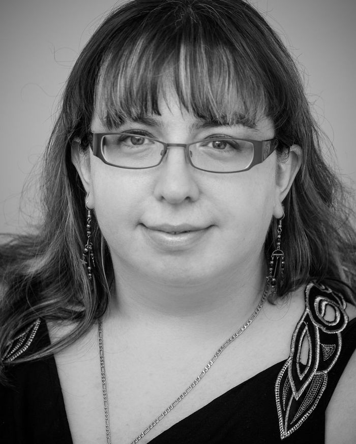 Melanie Edmonds (Author of Before the End)