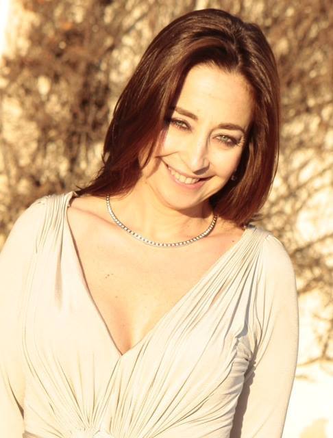 Paula Moura Pinheiro (Author of 27/8)