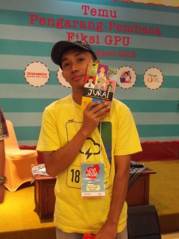 Guntur Alam (Author of Magi Perempuan dan Malam Kunang-Kunang)