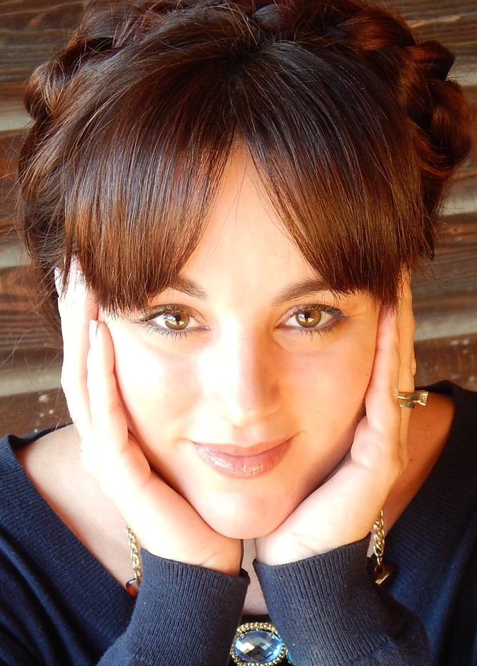 Natalie Roers (Author of How to Become a Voice Over Artist)