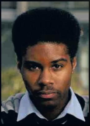 Lucas Kelly (Author of A Life Less than Ordinary)