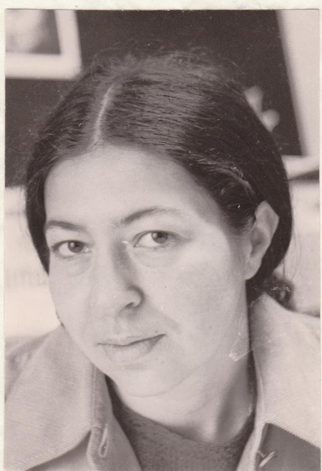 Angela Marinescu (Author of Sînge albastru)
