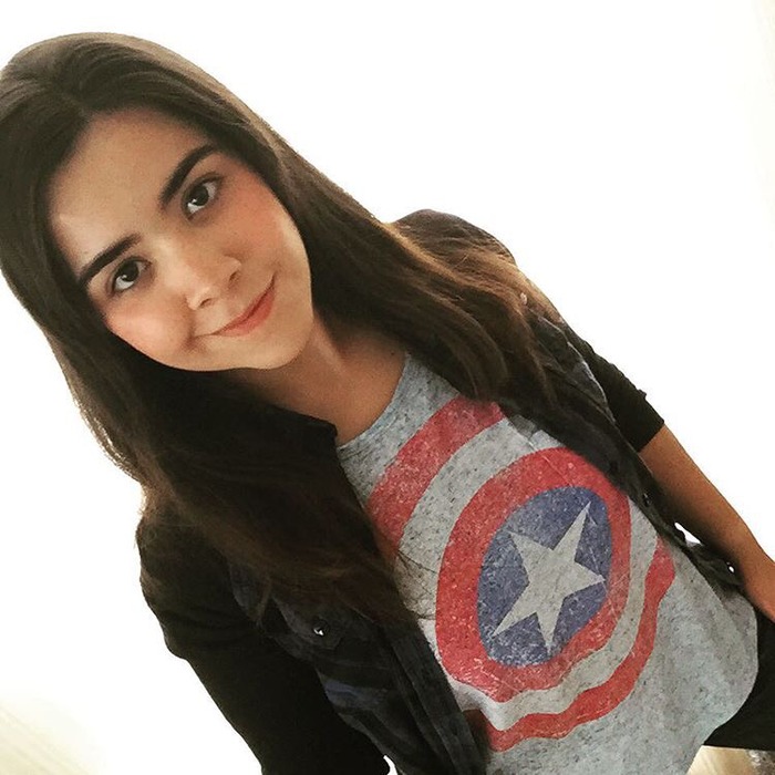 Carolina Pineda (Author of El pasillo)