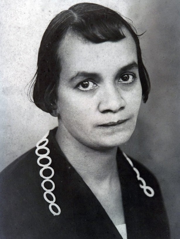 Carmen Lyra (Author of Cuentos De Mi Tia Panchita)