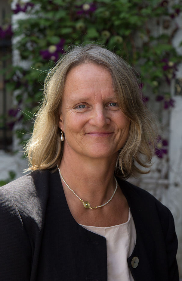 Eva Christina Zeller (Author of Sigo a água)