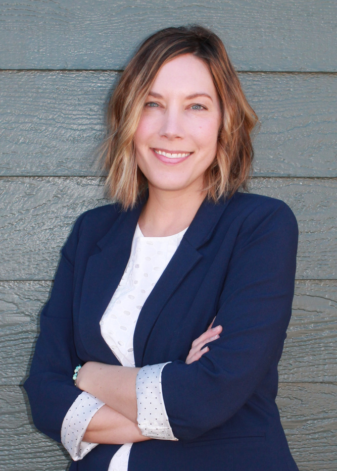 Emily Littlejohn (Author of Inherit the Bones)