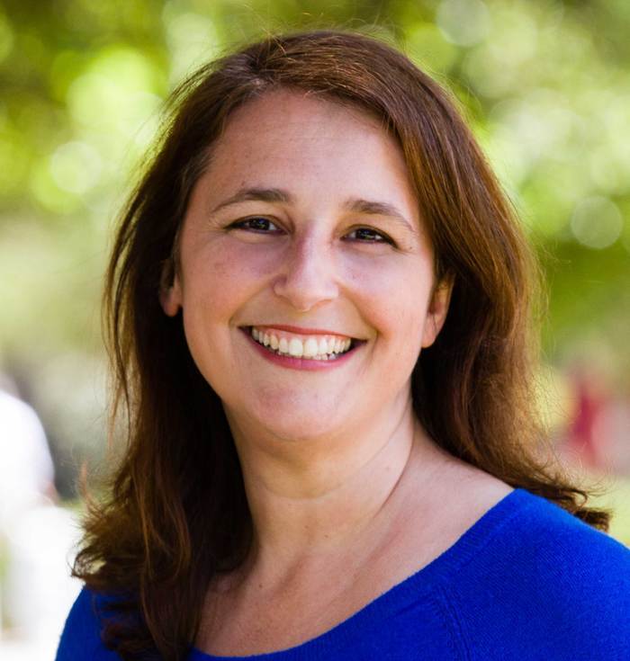 Victoria De La O (Author of Tell Me How This Ends)