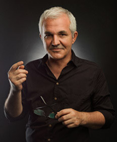 İsmail Güzelsoy (Author of Değmez)
