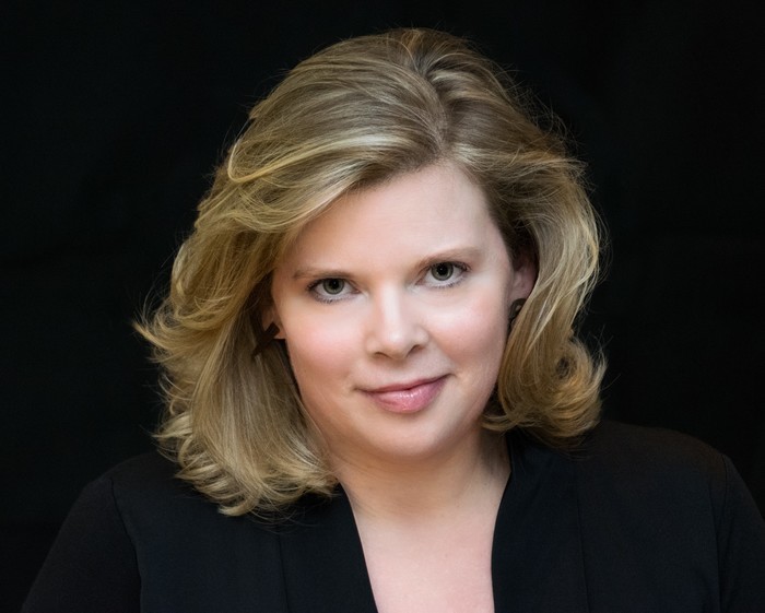 Sara Grant (Author of Neva)