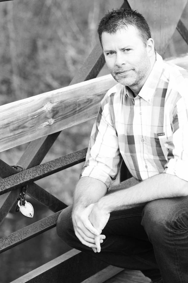 John Geers (Author of Emerge Beyond Circles)