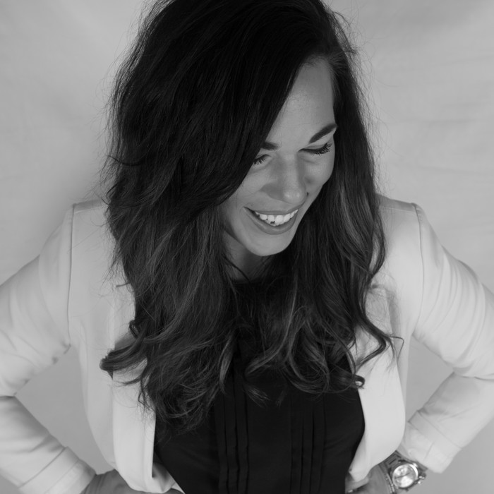 Sarah Cole (Author of I Am Woman)