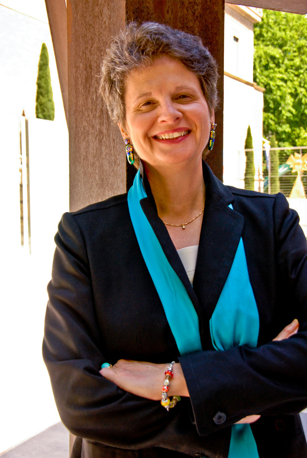 Liz Hartley (Author of The Illinois Caper)