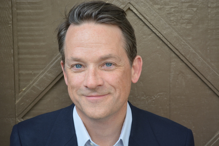 Daniel Coyle (Author of The Culture Code)