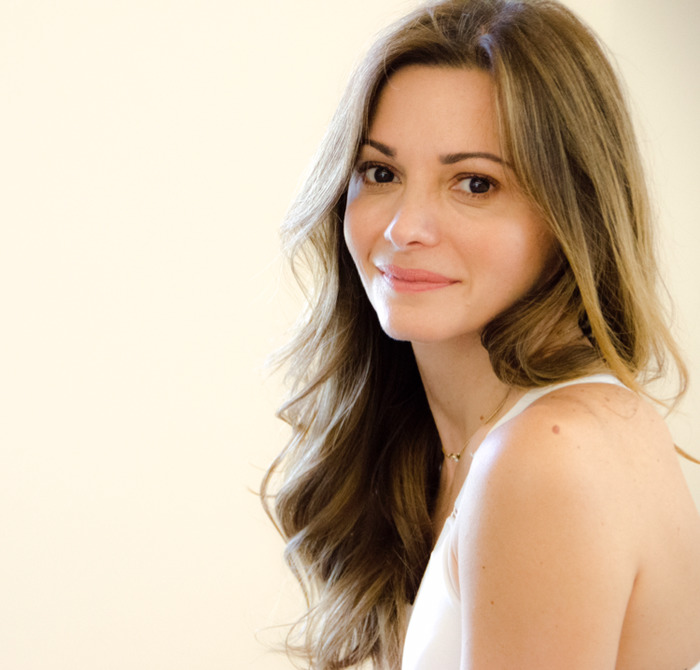 Ana Ferro (Author of Los Silencios de la Puerta Roja)