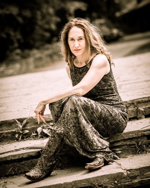 Cynthia Robinson (Author of Birds of Wonder)