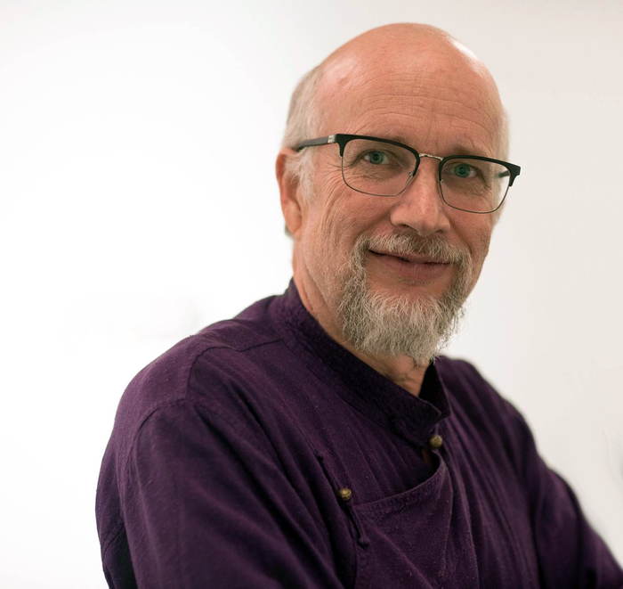 Michael Dickel (Author of War Surrounds Us)