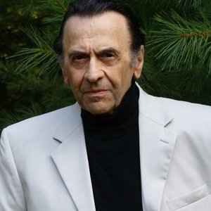 Ron Lesser (Illustrator of A Purple Place for Dying)