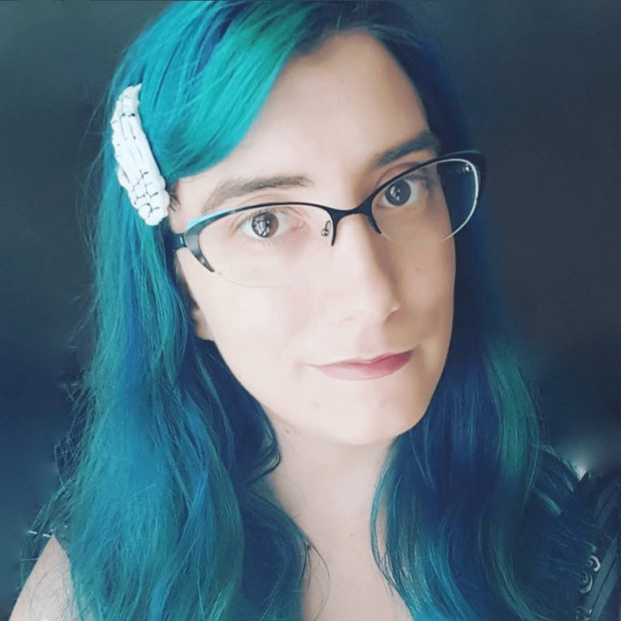 Sara Fox ( of L. Ron Hubbard Presents Writers of the Future Volume 37)