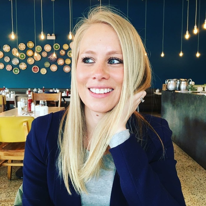 Kelly Russell (Author of A Girl's Guide to Chicago)