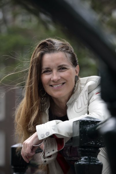 Inez van Loon (Author of Lara)