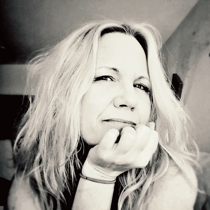 Erin Barrett (Author of Random Kinds of Factness)