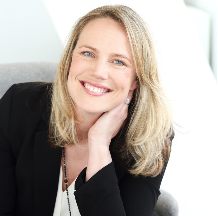 Emily Gunnis (Author of The Girl in the Letter)