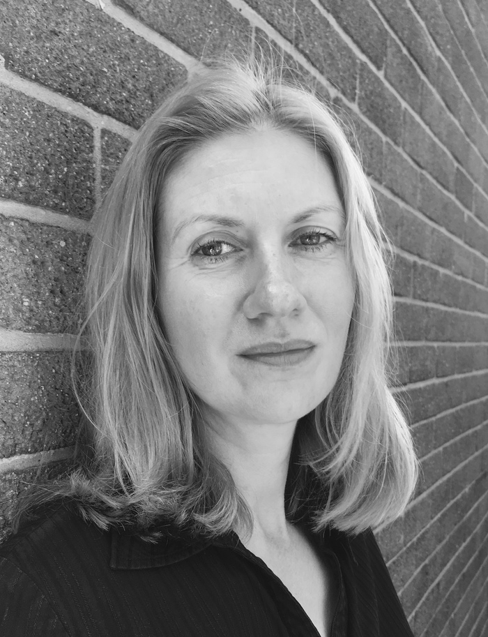 Susan Gee (Author of Kiss Her Goodbye)