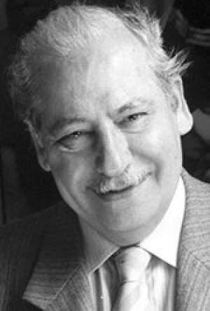 Hanna Mina ( of نهاية رجل شجاع)