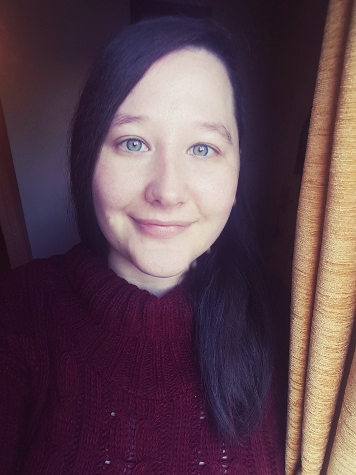 Erin Maxwell (Author of Broken Veil)