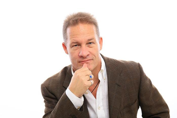 Mike Kollin (Author of Crack The Female Code - How to Love and ...