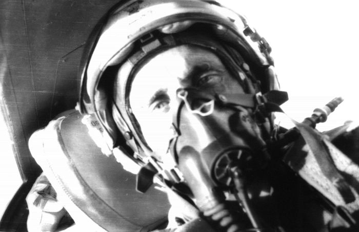 Doru Davidovici (Author of Lumi galactice)