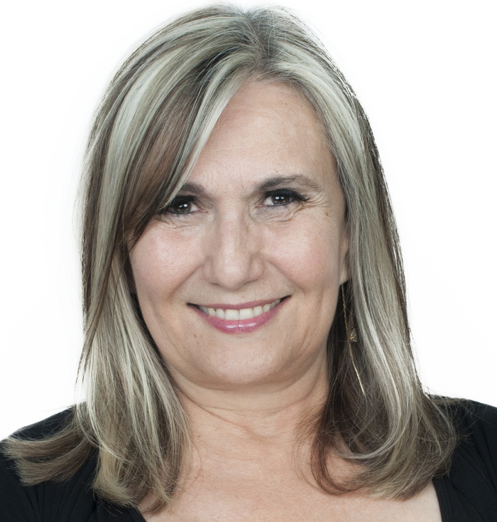 Diane Terrana (Author of The World on Either Side)